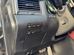 Melns Lexus RX 450h 2017 Alīta, ar dzinēja tilpumu 3.50 L un nobraukumu 233 tūkst. km par 28800 €, foto 24 vietnē AUTOMOTO.COM.LV