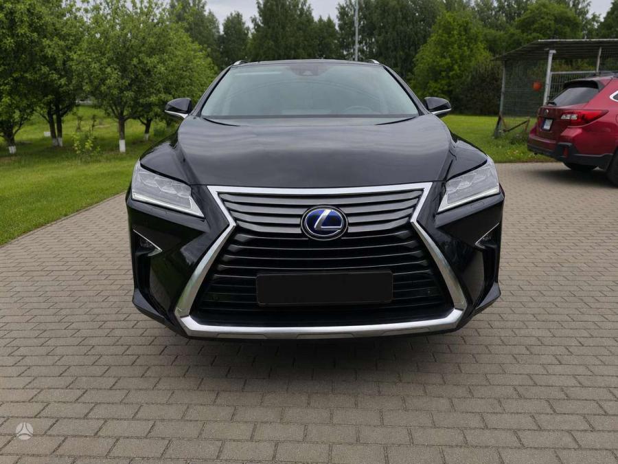Black Lexus RX 450h 2017 in Alytus, with an engine capacity of 3.46 L and mileage of 379 thousand km for 21390 €, photo 1 on AUTOMOTO.COM.LV