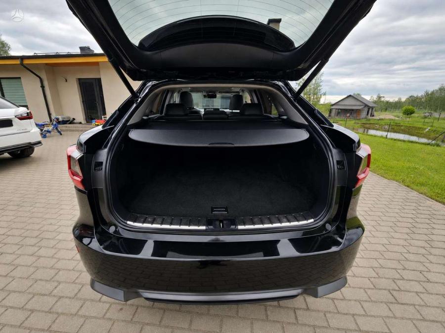Black Lexus RX 450h 2017 in Alytus, with an engine capacity of 3.46 L and mileage of 379 thousand km for 21390 €, photo 6 on AUTOMOTO.COM.LV
