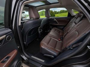 Black Lexus RX 450h 2017 in Alytus, with an engine capacity of 3.46 L and mileage of 379 thousand km for 21390 €, photo 12 on AUTOMOTO.COM.LV