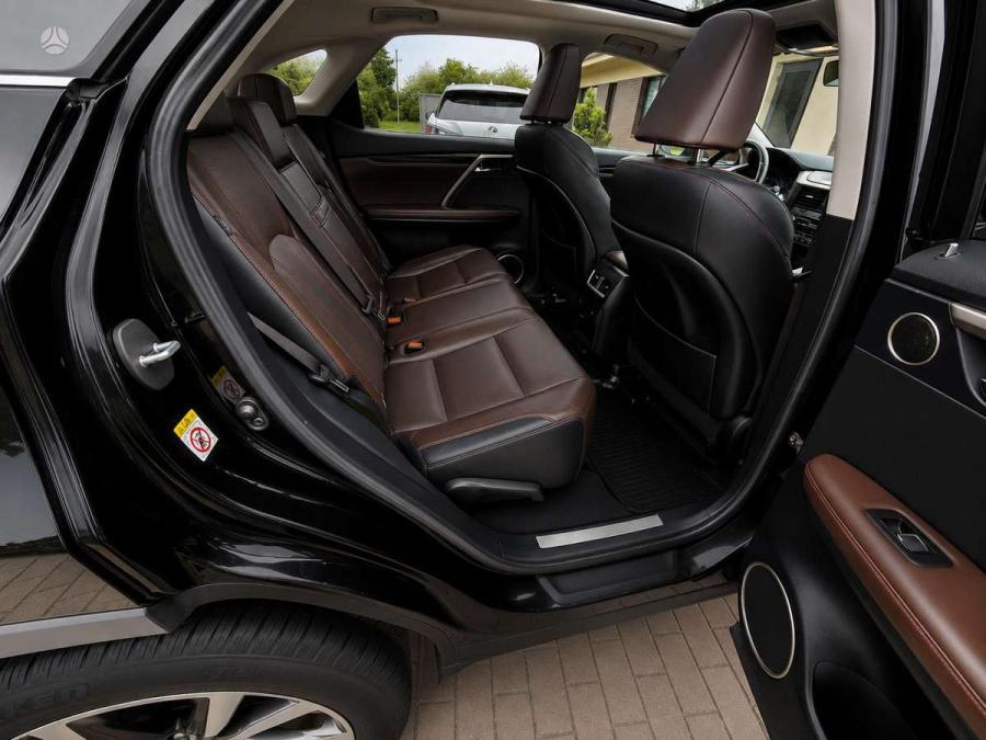 Black Lexus RX 450h 2017 in Alytus, with an engine capacity of 3.46 L and mileage of 379 thousand km for 21390 €, photo 13 on AUTOMOTO.COM.LV