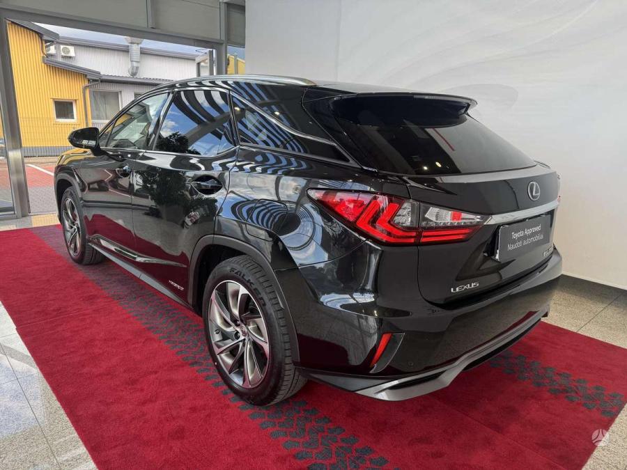 Melns Lexus RX 450h 2017 Šauļi, ar dzinēja tilpumu 3.46 L un nobraukumu 107 tūkst. km par 29900 €, foto 6 vietnē AUTOMOTO.COM.LV