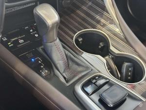 Melns Lexus RX 450h 2017 Šauļi, ar dzinēja tilpumu 3.46 L un nobraukumu 107 tūkst. km par 29900 €, foto 29 vietnē AUTOMOTO.COM.LV