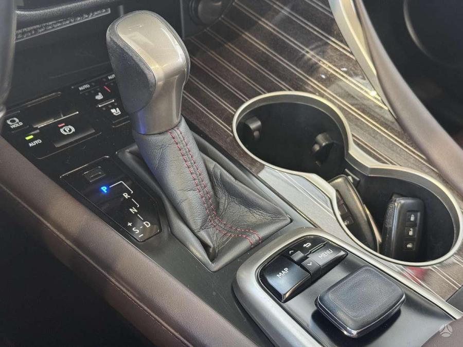 Melns Lexus RX 450h 2017 Šauļi, ar dzinēja tilpumu 3.46 L un nobraukumu 107 tūkst. km par 29900 €, foto 29 vietnē AUTOMOTO.COM.LV