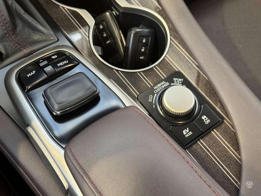 Melns Lexus RX 450h 2017 Šauļi, ar dzinēja tilpumu 3.46 L un nobraukumu 107 tūkst. km par 29900 €, foto 30 vietnē AUTOMOTO.COM.LV