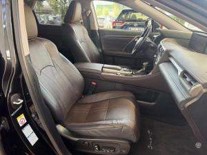 Melns Lexus RX 450h 2017 Šauļi, ar dzinēja tilpumu 3.46 L un nobraukumu 107 tūkst. km par 29900 €, foto 33 vietnē AUTOMOTO.COM.LV