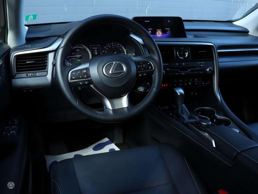 Black Lexus RX 450h 2017 in Daugavpils, with an engine capacity of 3.46 L and mileage of 213 thousand km for 25790 €, photo 8 on AUTOMOTO.COM.LV