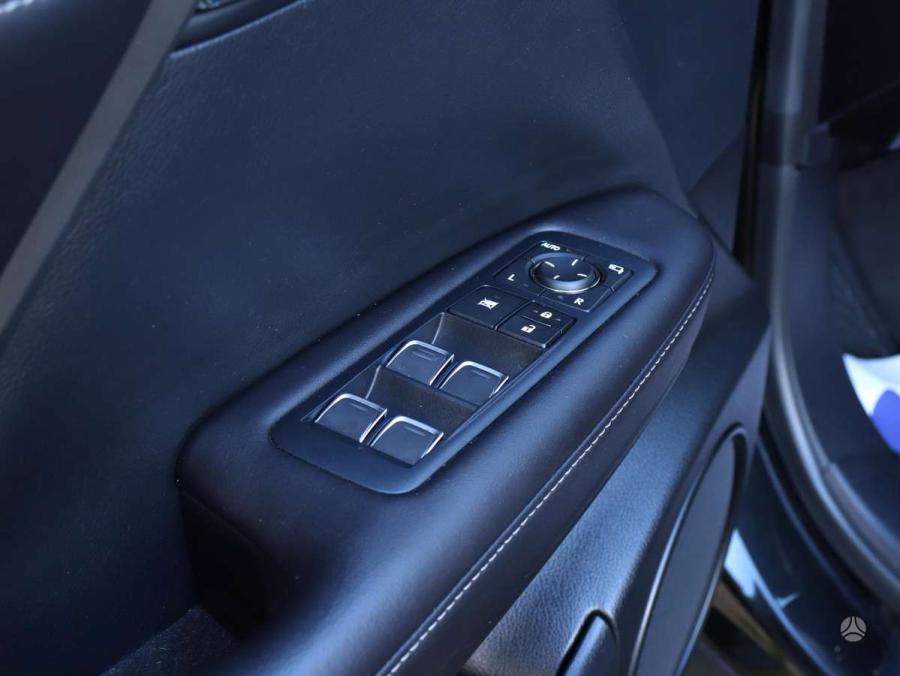 Black Lexus RX 450h 2017 in Daugavpils, with an engine capacity of 3.46 L and mileage of 213 thousand km for 25790 €, photo 13 on AUTOMOTO.COM.LV