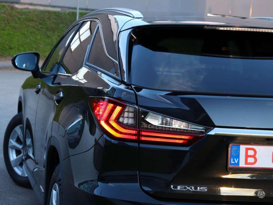 Black Lexus RX 450h 2017 in Daugavpils, with an engine capacity of 3.46 L and mileage of 213 thousand km for 25790 €, photo 30 on AUTOMOTO.COM.LV