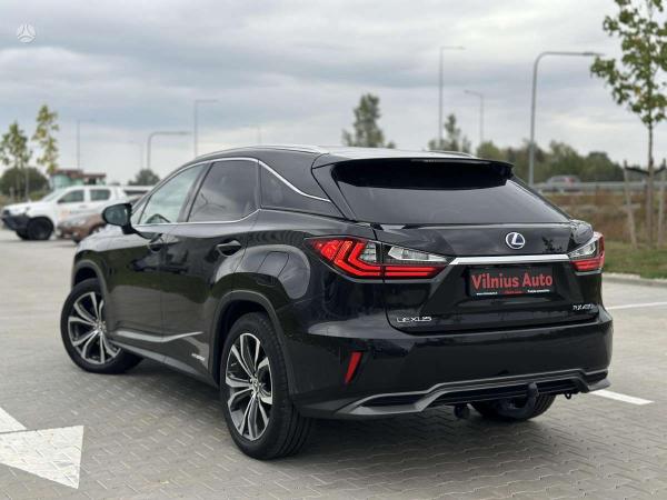 Melns Lexus RX 450h 2018 Viļņa, ar dzinēja tilpumu 3.50 L un nobraukumu 186 tūkst. km par 32000 €, foto 6 vietnē AUTOMOTO.COM.LV