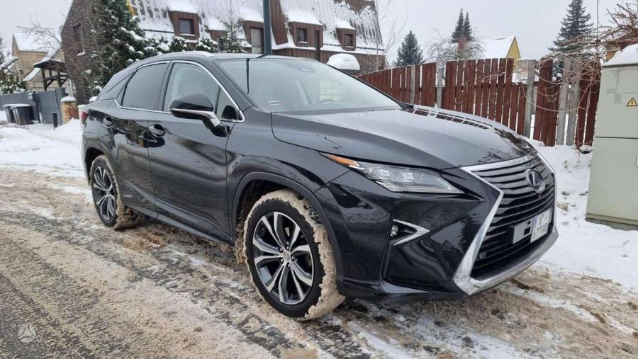 Melns Lexus RX 450h 2018 Marijampole, ar dzinēja tilpumu 3.46 L un nobraukumu 150 tūkst. km par 28199 €, foto 1 vietnē AUTOMOTO.COM.LV