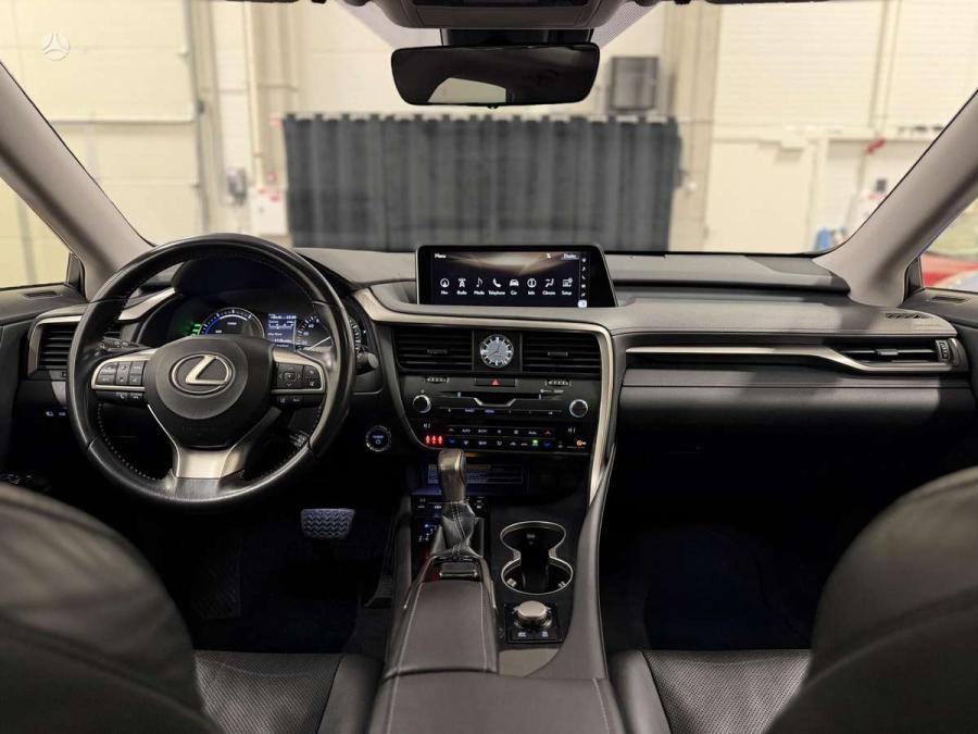 Black Lexus RX 450h 2018 in Vilnius, with an engine capacity of 3.46 L and mileage of 186 thousand km for 30980 €, photo 17 on AUTOMOTO.COM.LV