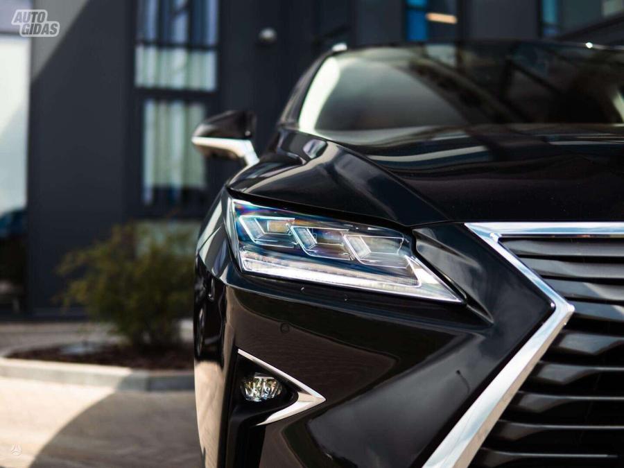 Black Lexus RX 450h 2018 in Marijampole, with an engine capacity of 3.50 L and mileage of 80 thousand km for 34950 €, photo 7 on AUTOMOTO.COM.LV