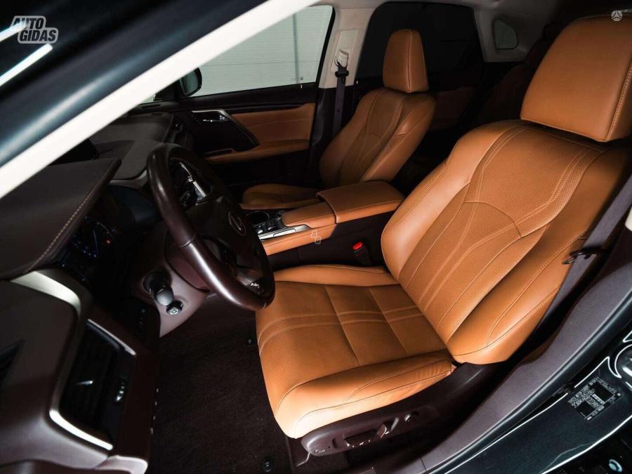Black Lexus RX 450h 2018 in Marijampole, with an engine capacity of 3.50 L and mileage of 80 thousand km for 34950 €, photo 24 on AUTOMOTO.COM.LV