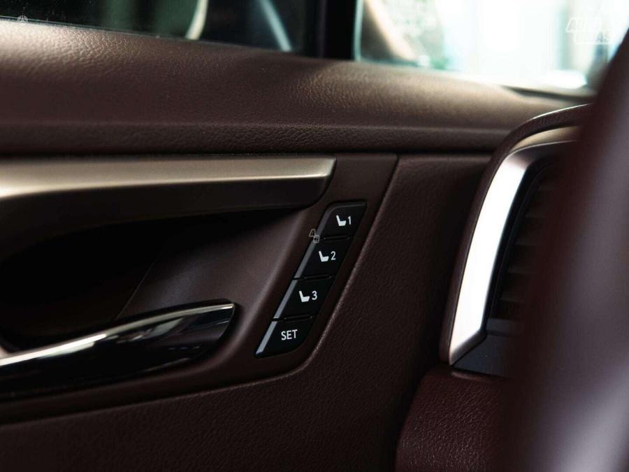 Black Lexus RX 450h 2018 in Marijampole, with an engine capacity of 3.50 L and mileage of 80 thousand km for 34950 €, photo 26 on AUTOMOTO.COM.LV