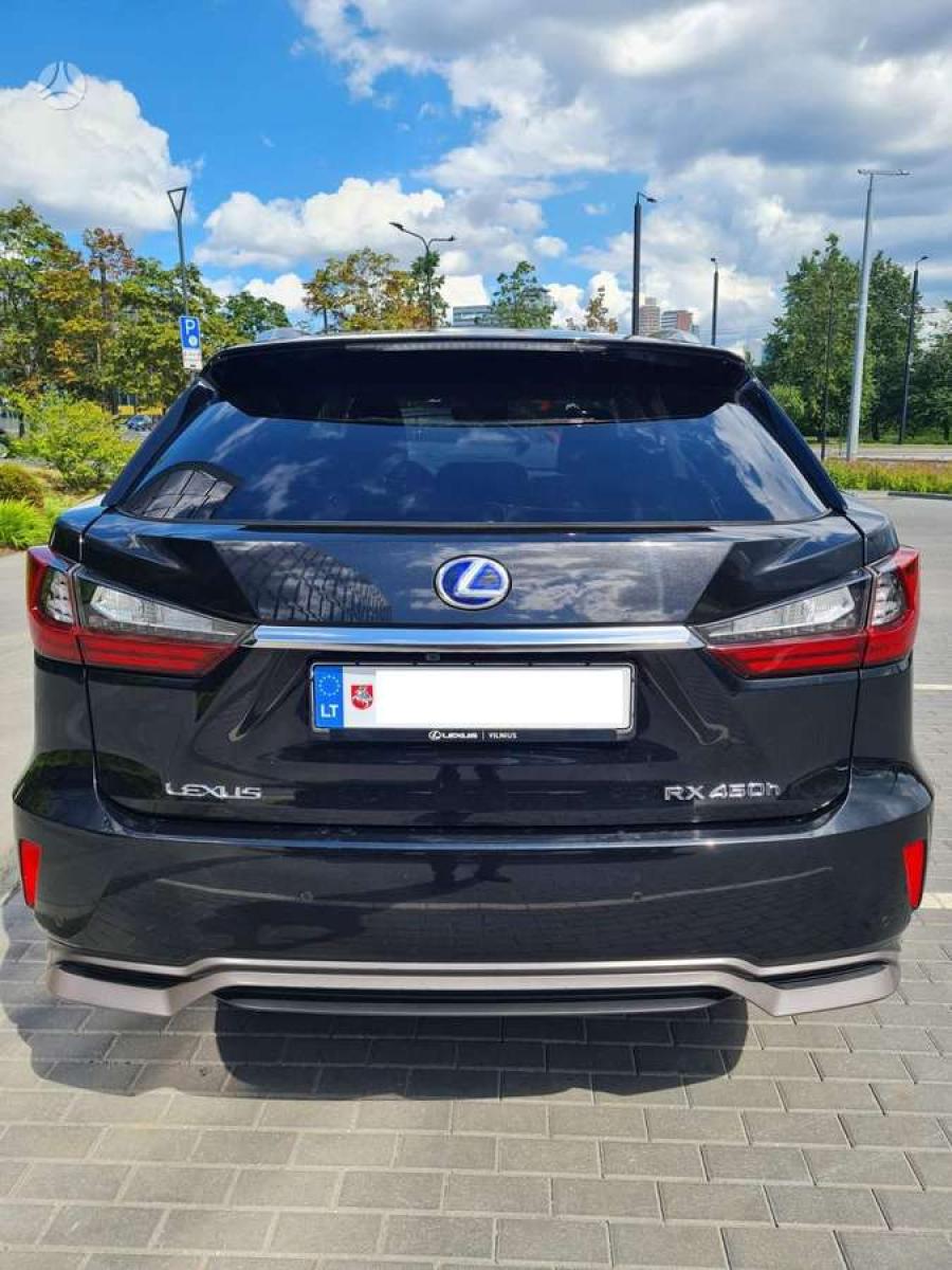 Melns Lexus RX 450h 2018 Viļņa, ar dzinēja tilpumu 3.46 L un nobraukumu 92 tūkst. km par 29999 €, foto 4 vietnē AUTOMOTO.COM.LV