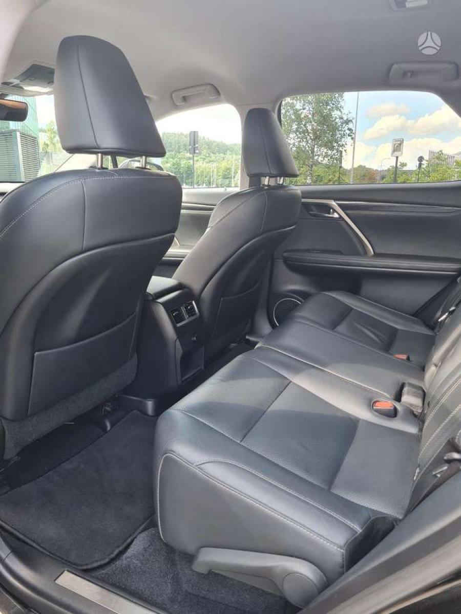 Melns Lexus RX 450h 2018 Viļņa, ar dzinēja tilpumu 3.46 L un nobraukumu 92 tūkst. km par 29999 €, foto 12 vietnē AUTOMOTO.COM.LV