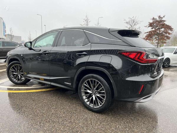 Black Lexus RX 450h 2019 in Vilnius, with an engine capacity of 3.46 L and mileage of 235 thousand km for 30800 €, photo 8 on AUTOMOTO.COM.LV