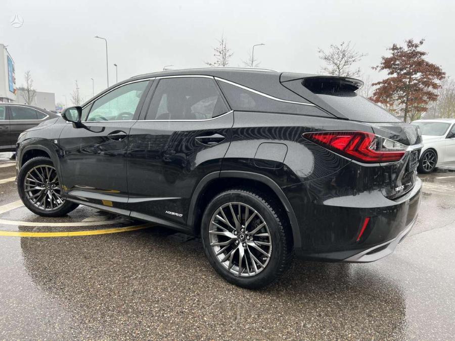 Melns Lexus RX 450h 2019 Viļņa, ar dzinēja tilpumu 3.46 L un nobraukumu 235 tūkst. km par 30800 €, foto 8 vietnē AUTOMOTO.COM.LV