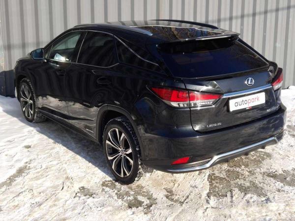 Melns Lexus RX 450h 2020 Viļņa, ar dzinēja tilpumu 3.46 L un nobraukumu 107 tūkst. km par 37900 €, foto 4 vietnē AUTOMOTO.COM.LV