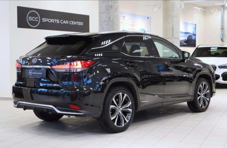 Black Lexus RX 450h 2020 in Vilnius, with an engine capacity of 3.46 L and mileage of 113 thousand km for 41999 €, photo 4 on AUTOMOTO.COM.LV