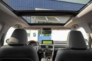 Melns Lexus RX 450h 2020 Viļņa, ar dzinēja tilpumu 3.46 L un nobraukumu 59 tūkst. km par 46900 €, foto 5 vietnē AUTOMOTO.COM.LV