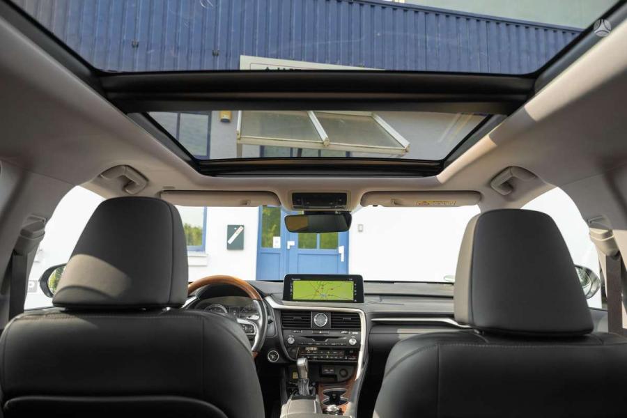 Melns Lexus RX 450h 2020 Viļņa, ar dzinēja tilpumu 3.46 L un nobraukumu 59 tūkst. km par 46900 €, foto 5 vietnē AUTOMOTO.COM.LV