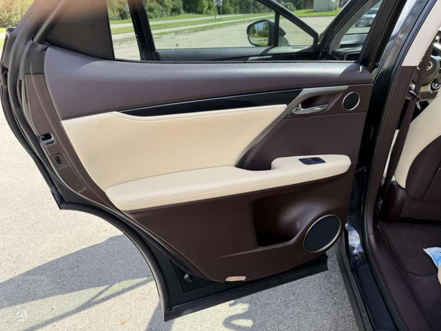 Melns Lexus RX 450h 2020 Viļņa, ar dzinēja tilpumu 3.50 L un nobraukumu 91 tūkst. km par 39930 €, foto 16 vietnē AUTOMOTO.COM.LV