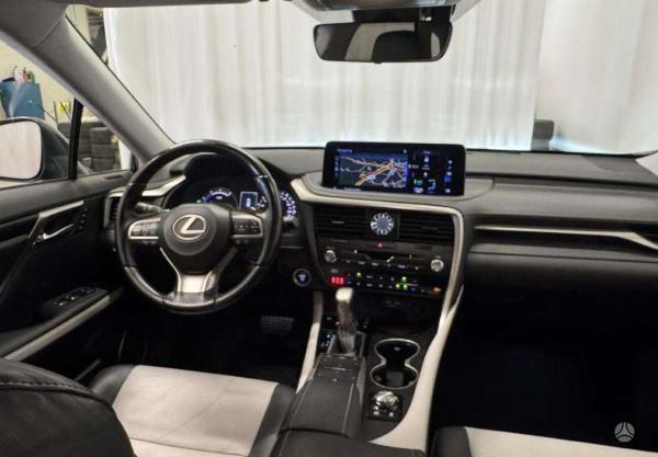 Black Lexus RX 450h 2021 in Vilnius, with an engine capacity of 3.46 L and mileage of 102 thousand km for 41500 €, photo 6 on AUTOMOTO.COM.LV
