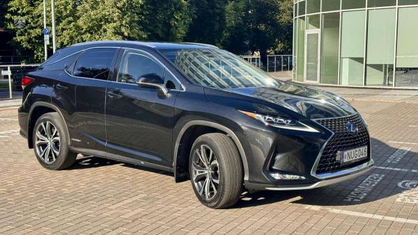 Melns Lexus RX 450h 2021 Viļņa, ar dzinēja tilpumu 3.46 L un nobraukumu 99 tūkst. km par 44300 €, foto 8 vietnē AUTOMOTO.COM.LV