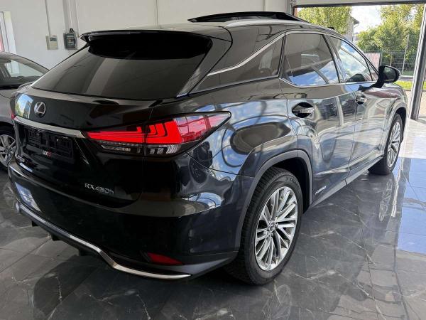 Lexus RX 450h 2021 in Panevezys on AUTOMOTO.COM.LV Black Lexus RX 450h 2021 in Panevezys, with an engine capacity of 3.50 L and mileage of 105 thousand km for 41900 €, photo 9 on AUTOMOTO.COM.LV