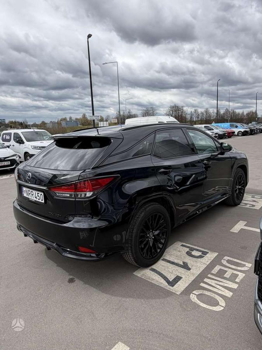 Melns Lexus RX 450h 2022 Viļņa, ar dzinēja tilpumu 3.46 L un nobraukumu 92 tūkst. km par 47000 €, foto 4 vietnē AUTOMOTO.COM.LV