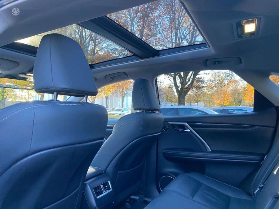 Melns Lexus RX 450h 2022 Viļņa, ar dzinēja tilpumu 3.46 L un nobraukumu 92 tūkst. km par 47000 €, foto 8 vietnē AUTOMOTO.COM.LV