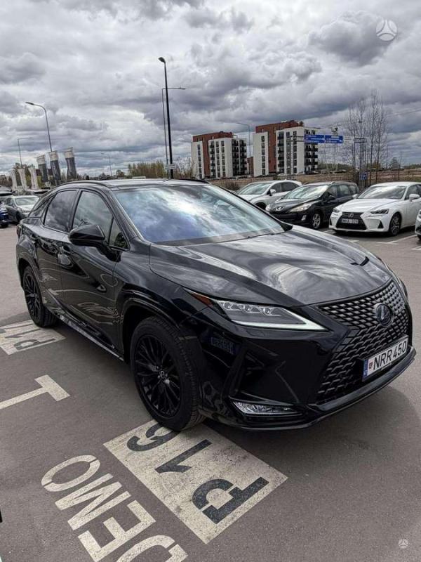 Black Lexus RX 450h 2022 in Vilnius, with an engine capacity of 3.46 L and mileage of 93 thousand km for 47000 €, photo 3 on AUTOMOTO.COM.LV