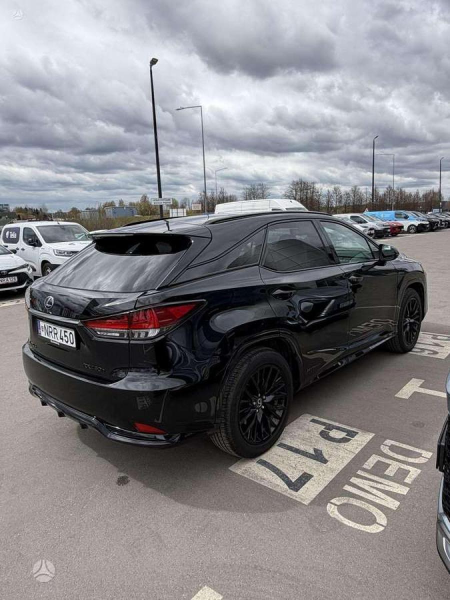 Black Lexus RX 450h 2022 in Vilnius, with an engine capacity of 3.46 L and mileage of 93 thousand km for 47000 €, photo 6 on AUTOMOTO.COM.LV