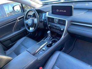Black Lexus RX 450h 2022 in Vilnius, with an engine capacity of 3.46 L and mileage of 93 thousand km for 47000 €, photo 7 on AUTOMOTO.COM.LV