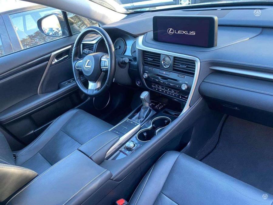 Black Lexus RX 450h 2022 in Vilnius, with an engine capacity of 3.46 L and mileage of 93 thousand km for 47000 €, photo 7 on AUTOMOTO.COM.LV
