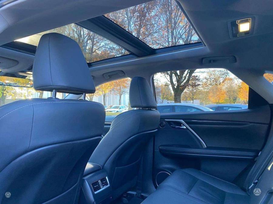 Black Lexus RX 450h 2022 in Vilnius, with an engine capacity of 3.46 L and mileage of 93 thousand km for 47000 €, photo 9 on AUTOMOTO.COM.LV