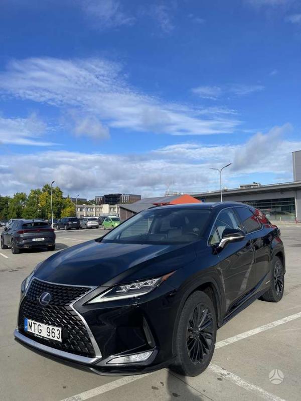 Black Lexus RX 450h 2022 in Vilnius, with an engine capacity of 3.46 L and mileage of 160 thousand km for 37500 €, photo 4 on AUTOMOTO.COM.LV