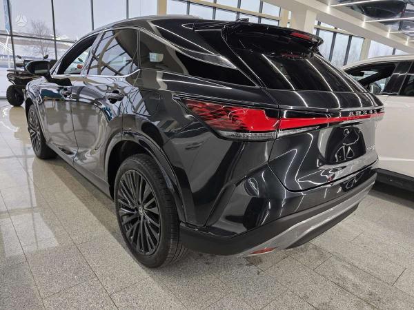 Melns Lexus RX 450h 2024 Šauļi, ar dzinēja tilpumu 2.49 L un nobraukumu 33 tūkst. km par 63950 €, foto 4 vietnē AUTOMOTO.COM.LV
