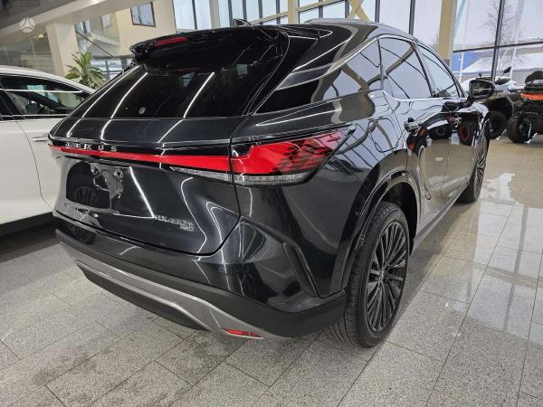 Melns Lexus RX 450h 2024 Šauļi, ar dzinēja tilpumu 2.49 L un nobraukumu 33 tūkst. km par 63950 €, foto 6 vietnē AUTOMOTO.COM.LV