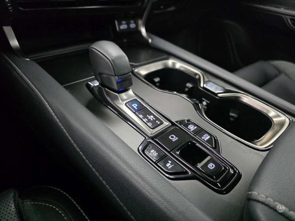 Black Lexus RX 450h 2024 in Siauliai, with an engine capacity of 2.49 L and mileage of 33 thousand km for 63950 €, photo 11 on AUTOMOTO.COM.LV