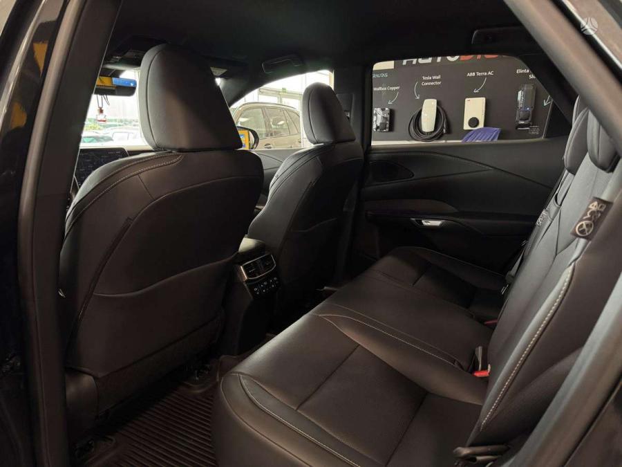Melns Lexus RX 450h 2024 Viļņa, ar dzinēja tilpumu 2.49 L un nobraukumu 24 tūkst. km par 68666 €, foto 11 vietnē AUTOMOTO.COM.LV
