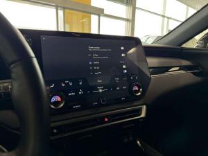 Melns Lexus RX 450h 2024 Viļņa, ar dzinēja tilpumu 2.49 L un nobraukumu 24 tūkst. km par 68666 €, foto 15 vietnē AUTOMOTO.COM.LV