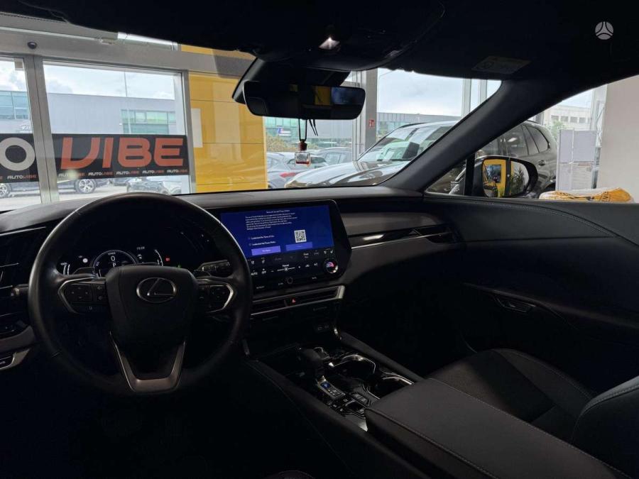 Melns Lexus RX 450h 2024 Viļņa, ar dzinēja tilpumu 2.49 L un nobraukumu 24 tūkst. km par 68666 €, foto 17 vietnē AUTOMOTO.COM.LV