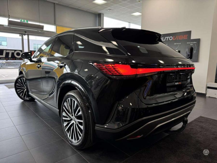 Melns Lexus RX 450h 2024 Viļņa, ar dzinēja tilpumu 2.49 L un nobraukumu 24 tūkst. km par 68666 €, foto 19 vietnē AUTOMOTO.COM.LV