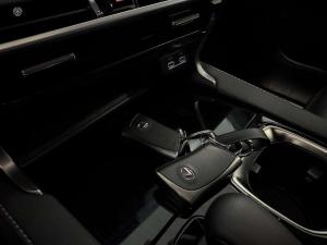 Melns Lexus RX 450h 2024 Viļņa, ar dzinēja tilpumu 2.49 L un nobraukumu 24 tūkst. km par 68666 €, foto 23 vietnē AUTOMOTO.COM.LV