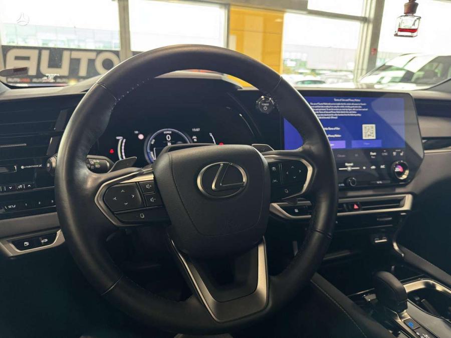 Melns Lexus RX 450h 2024 Viļņa, ar dzinēja tilpumu 2.49 L un nobraukumu 24 tūkst. km par 68666 €, foto 26 vietnē AUTOMOTO.COM.LV