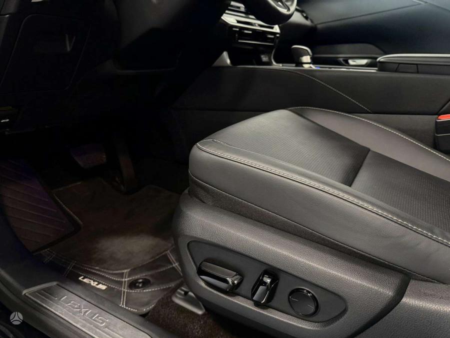 Melns Lexus RX 450h 2024 Viļņa, ar dzinēja tilpumu 2.49 L un nobraukumu 24 tūkst. km par 68666 €, foto 40 vietnē AUTOMOTO.COM.LV