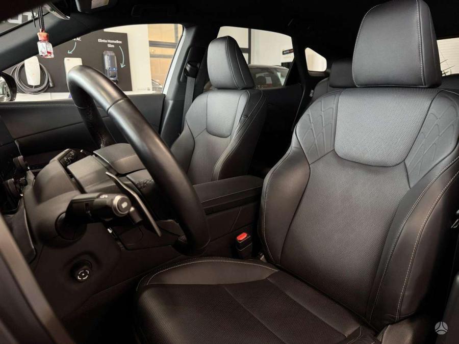 Melns Lexus RX 450h 2024 Viļņa, ar dzinēja tilpumu 2.49 L un nobraukumu 24 tūkst. km par 67989 €, foto 10 vietnē AUTOMOTO.COM.LV